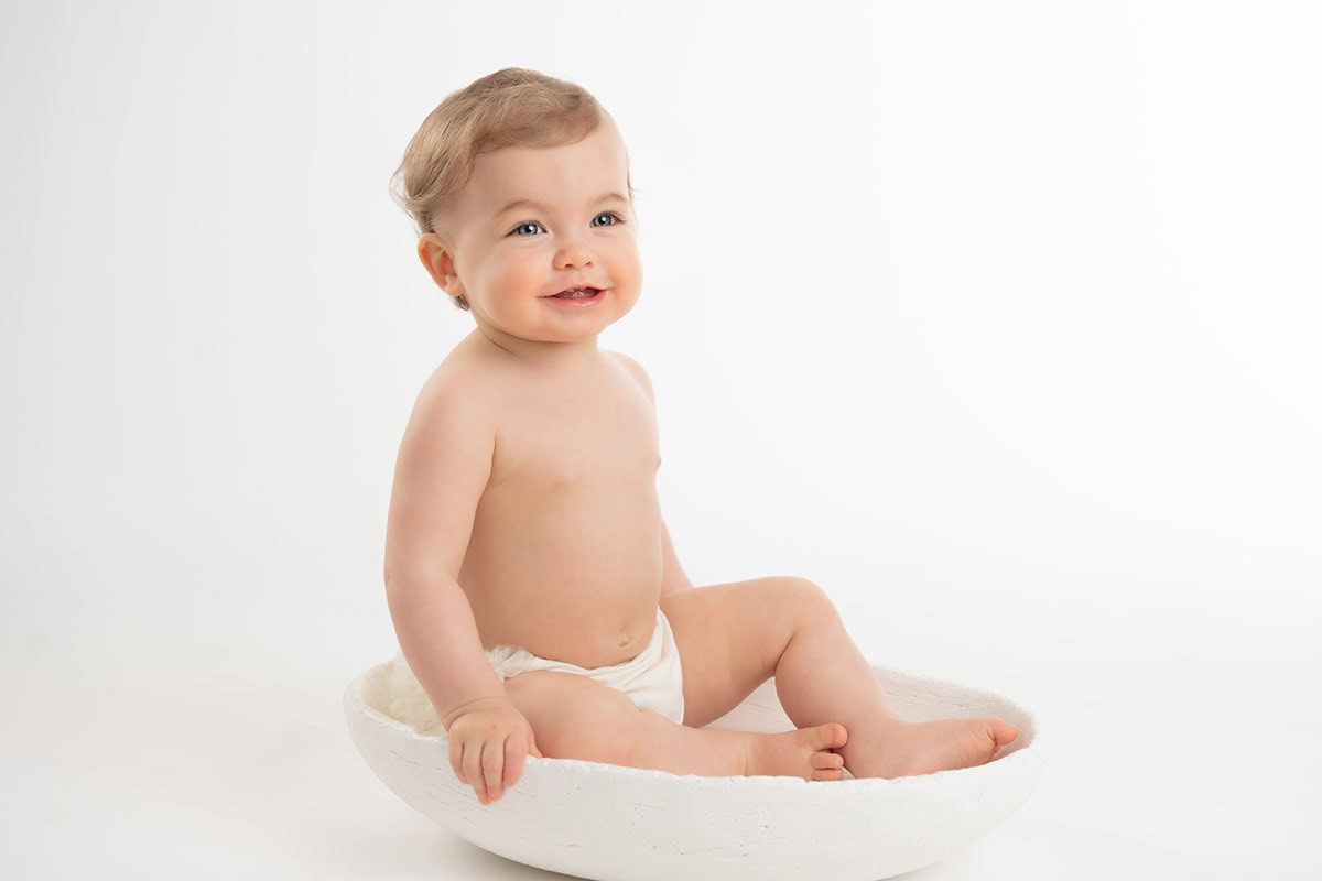cute baby posing studio | Glow Portraits | NYC Newborn & Maternity ...